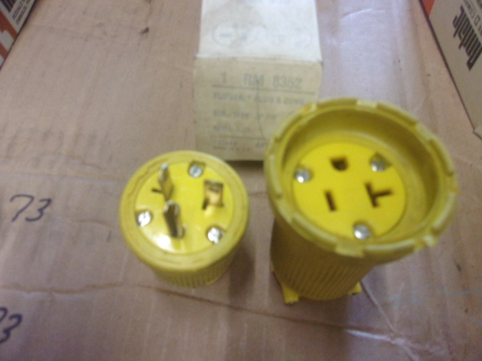 RODALE RM 8352 FLIPSEAL PLUG AND CONNECTOR 20A 125V 2P-3 WIRE NEMA 5-20 ...