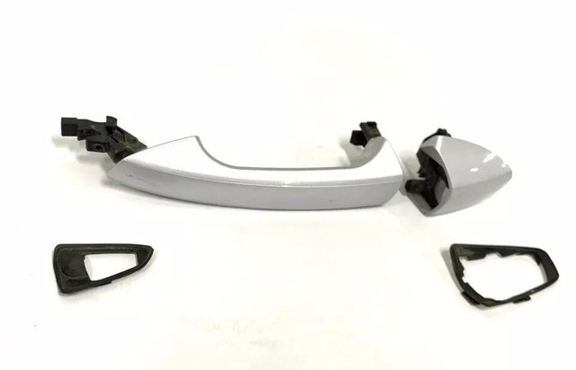 W204 Mercedes C300 2010 Rear Left Door Handle Silver 2047600170 | eBay