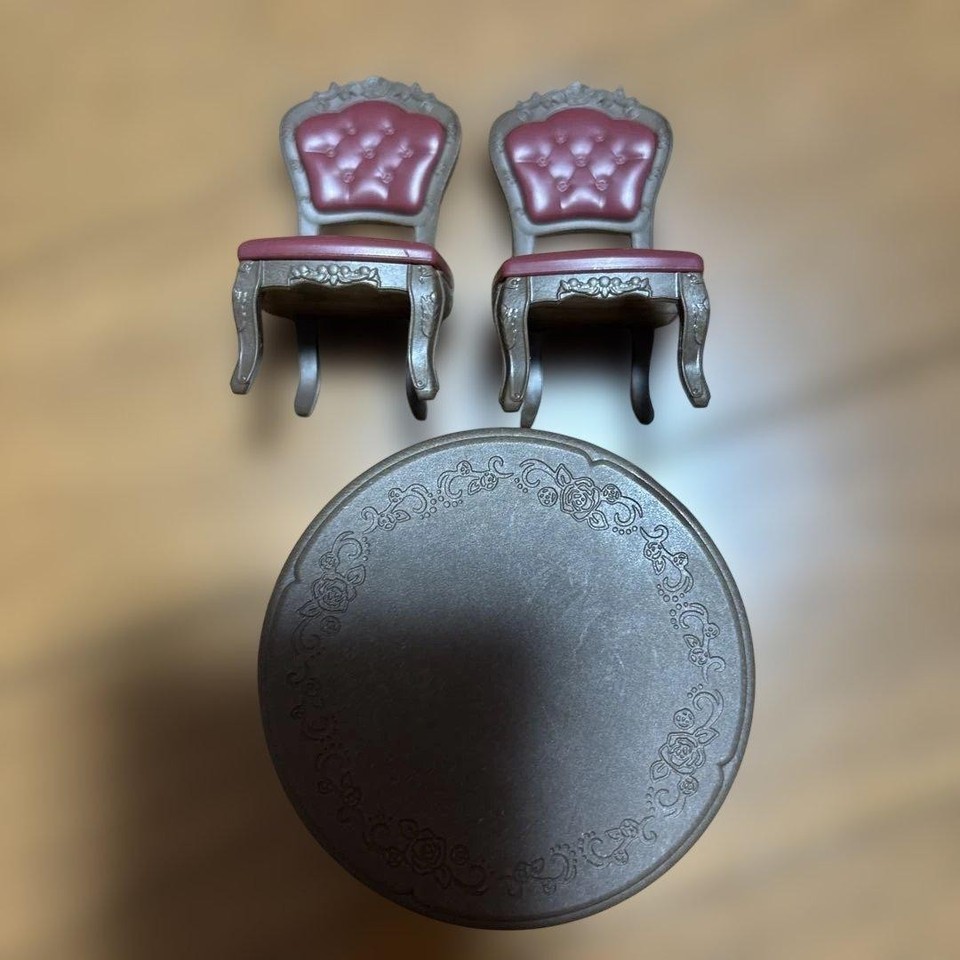 Classic style red chairs and table set | eBay