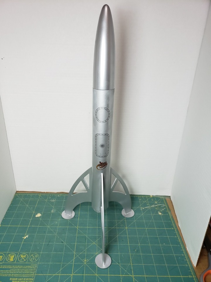 Upscale Luna Bug Model Rocket From Bad Boy Rocketry 19" tall, 1.64" Dia ...