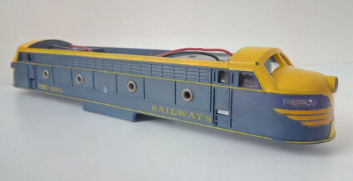Tri-ang R159 OO Gauge Double Ended TC Diesel Locomotive Body & Glazing ...