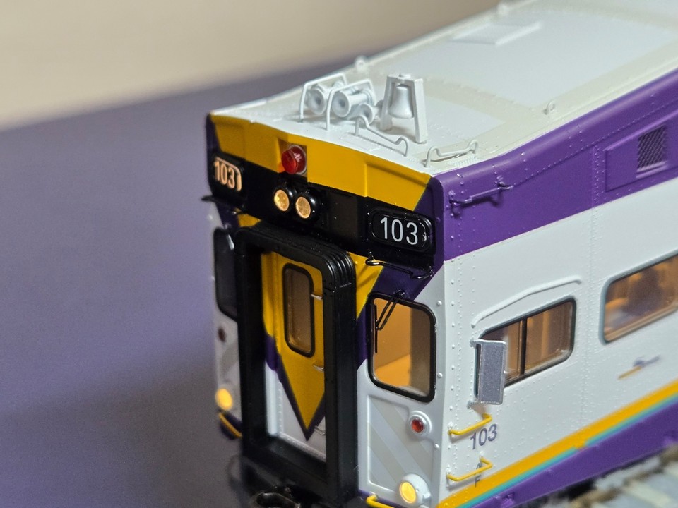 (3-Pack)HO Scale Rapido Bilevel Commuter, West Coast Express WCE #1 ...