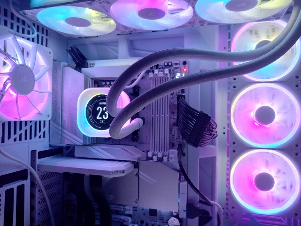 High Performance RGB PC Starter Build-White HYTE Y70, X870 Aorus Elite ...