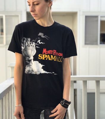 Monty Python Spamalot Graphic Shirt I’m Not Dead Yet Cotton Tee Size S ...