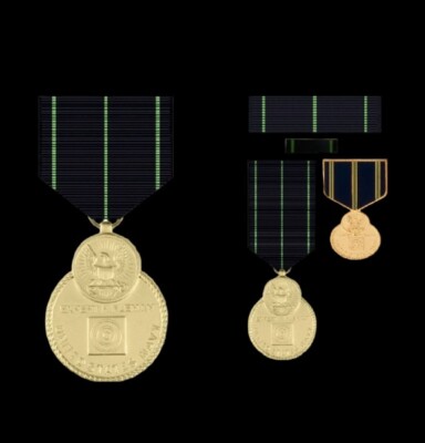 US NAVY RIFLE EXPERT MEDAL PIN UP RIBBON BOX Marksmanship Qualification ...