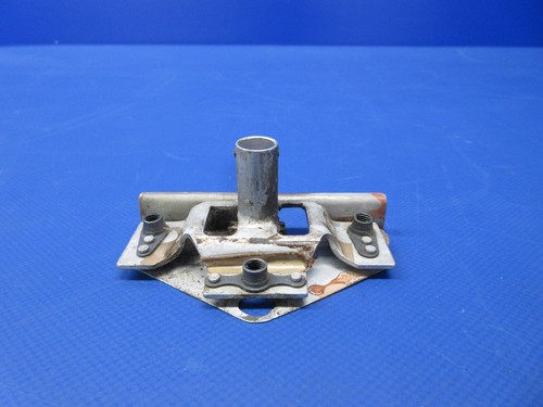 Cessna 180 / 180K Door Latch Clutch Assy LH P/N 0711699-1 (0624-1221 ...