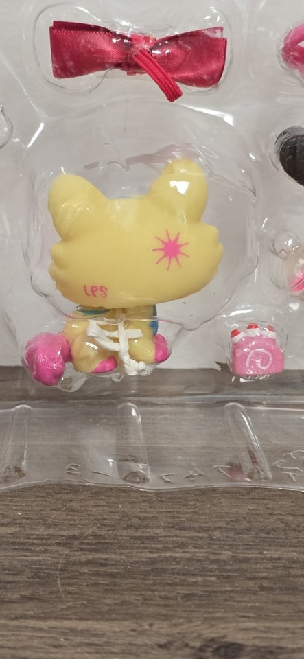 LPS Littlest Pet Shop G7 Sweet/Stylish Kitten Cat #263 New 2025 Bobble ...