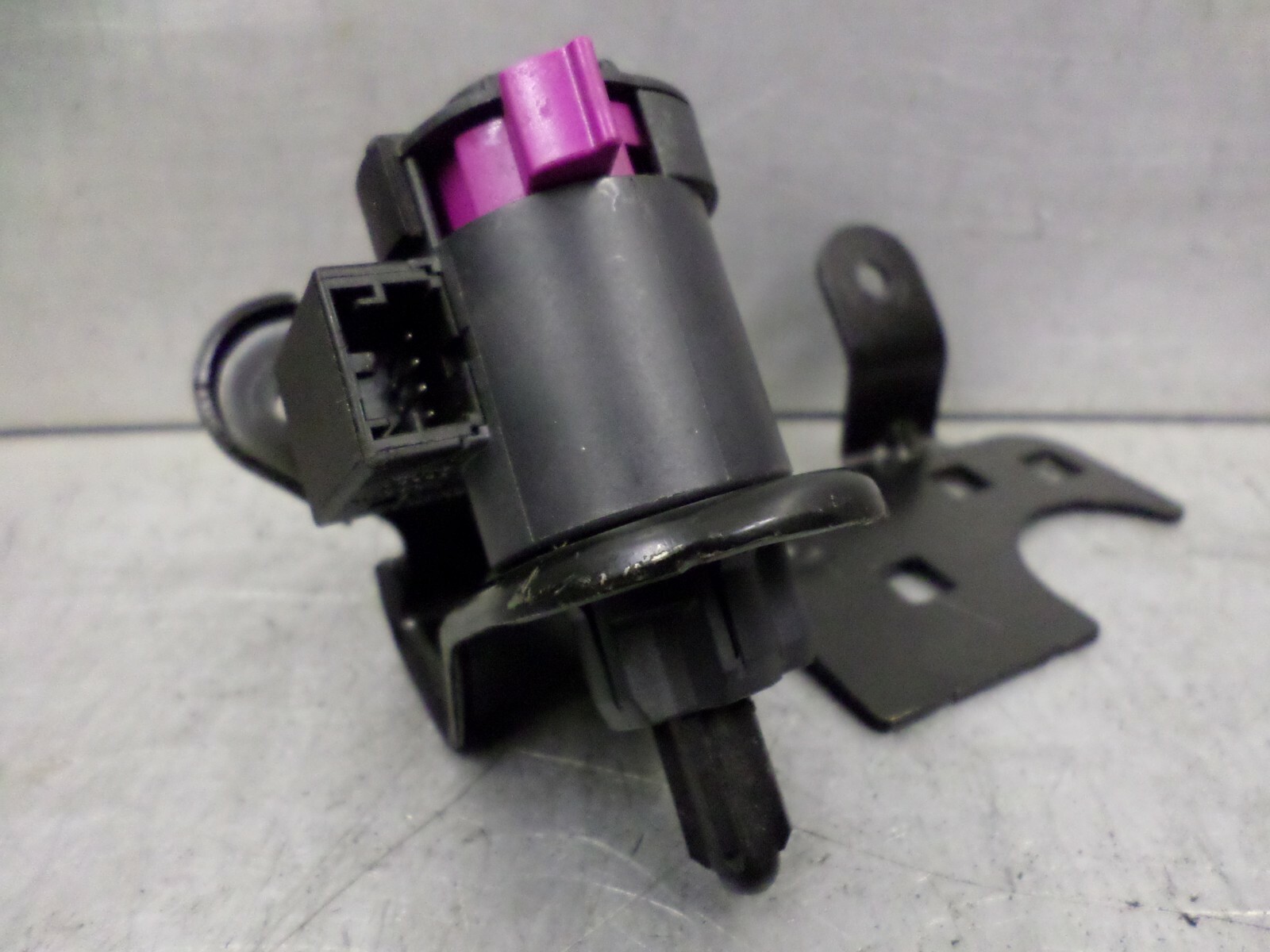 Audi A6 C6 Brake Light Pedal Switch and Bracket 4F0945459A | eBay