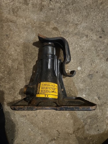 73-87 GM CHEVY GMC TRUCK C10 C20 R10 SQUARE BODY 2 WHEEL DRIVE BOTTLE ...