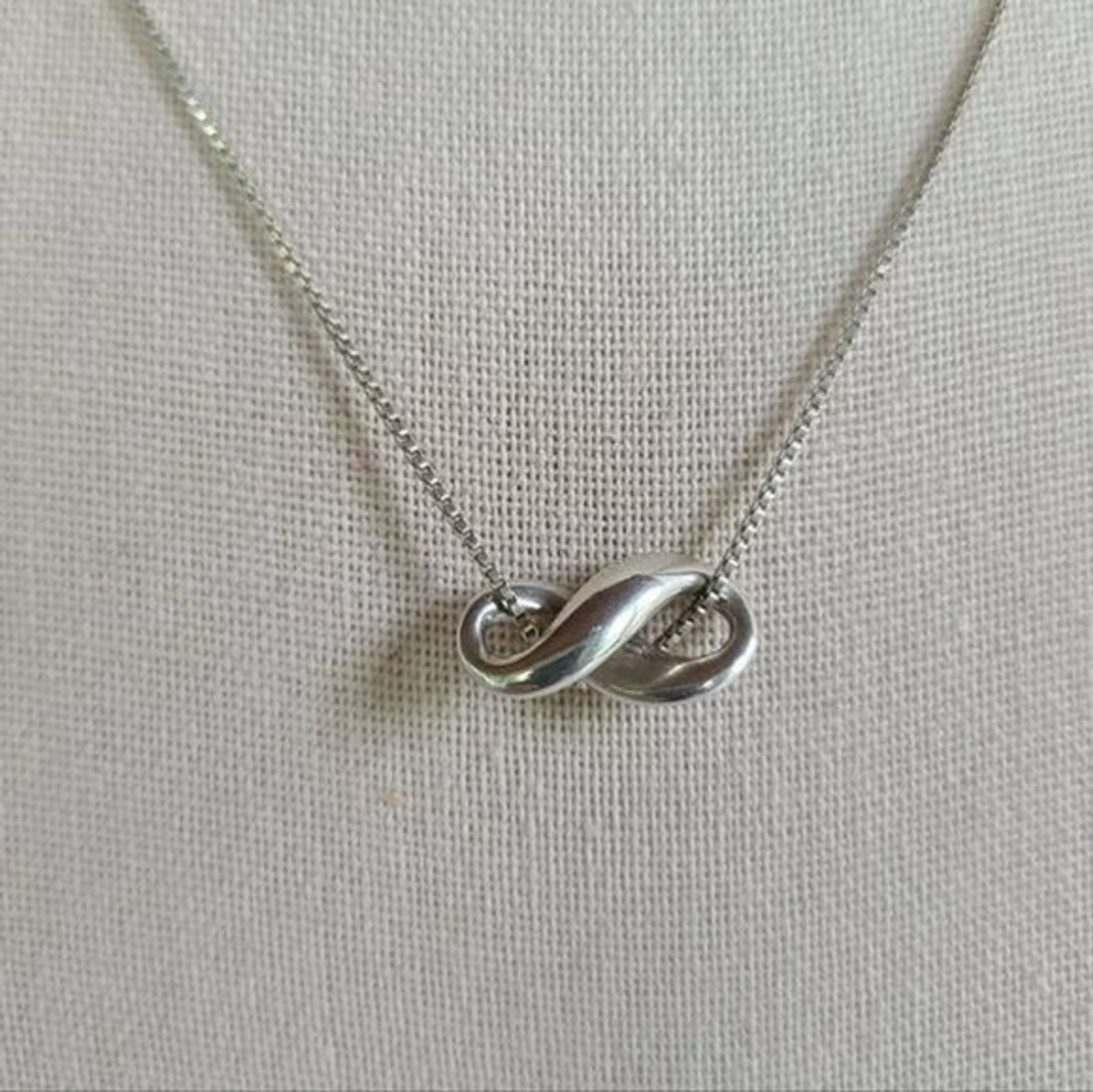 925 Infinity Symbol Pendant Necklace - Gem