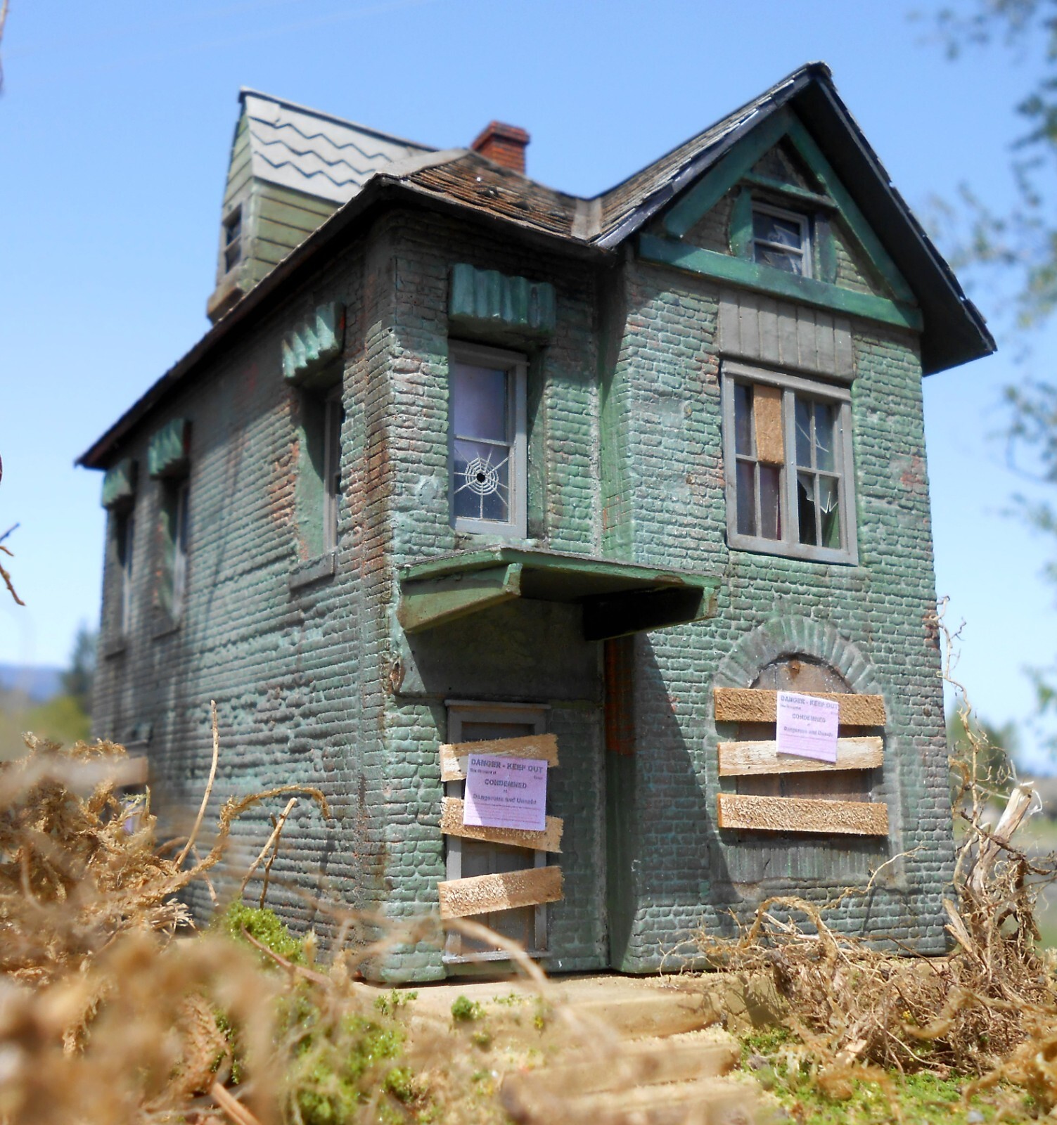 Downtown Deco HO Scale Building Kit Old Anderson Place Abandoned ...