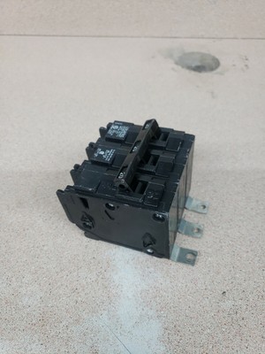 Circuit Breakers - 240 Volt Bolt-On