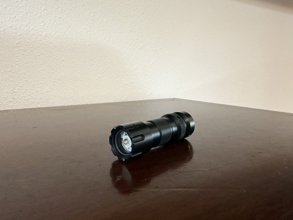 Vintage e-series McGizmo Aleph UV Mule Flashlight Great Condition | eBay