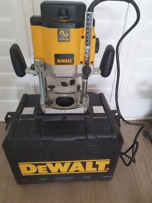 DeWalt DW625EK 240V 1/2" Variable Speed Plunge Router 5011402279036 ...