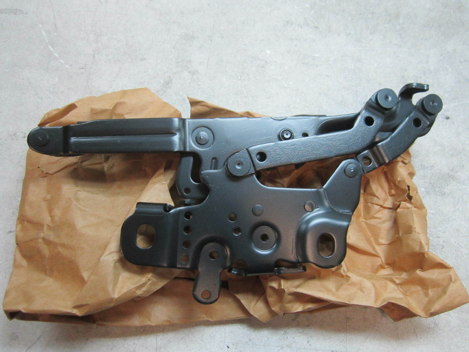 Genuine BMW OEM 41617286343 Left Engine Hood Hinge for sale online | eBay