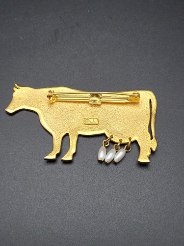 JJ Jonette Cow Brooch Pin Gold Tone Faux Pearl Utters Dangles Novelty ...