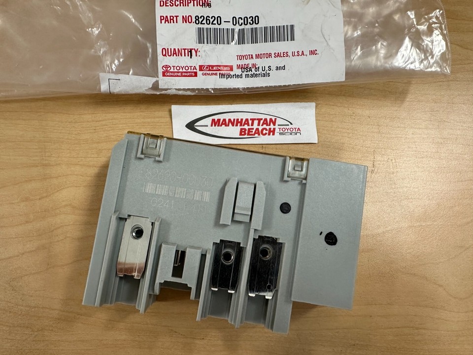 07-21 TUNDRA FUSE FUSIBLE LINK BOX 82620-0C030 GENUINE TOYOTA OEM NEW ...