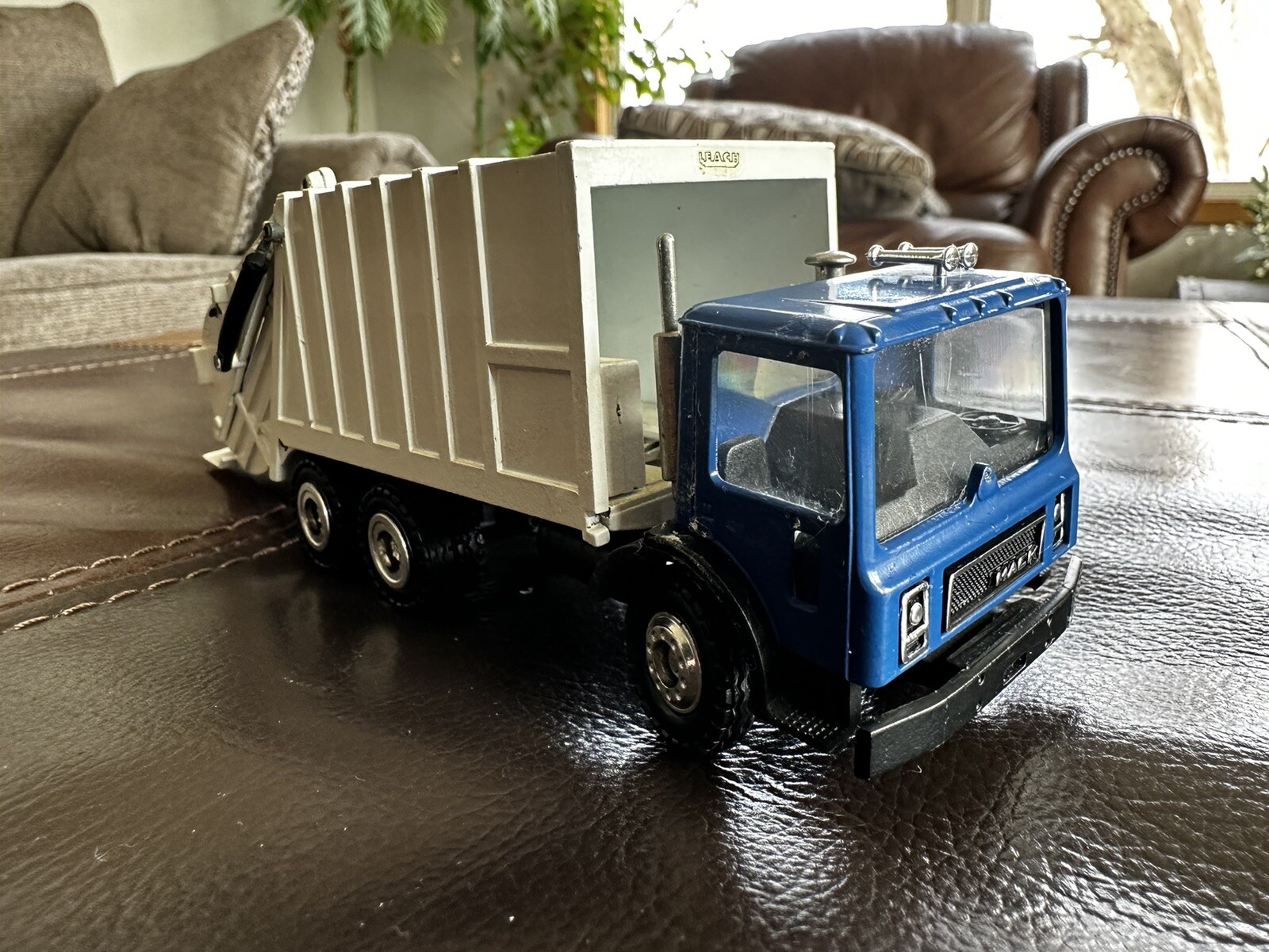 Conrad Mack Leach Packmaster Garbage Trash Truck 1 50 Rear Load Diecast ...