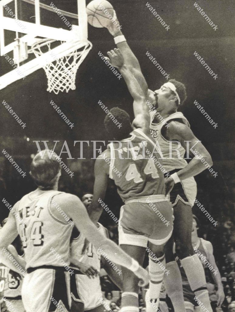 CV968 Wilt Chamberlain Lakers _ Elvin Hayes Bullets 8x10 11x1416x20 ...