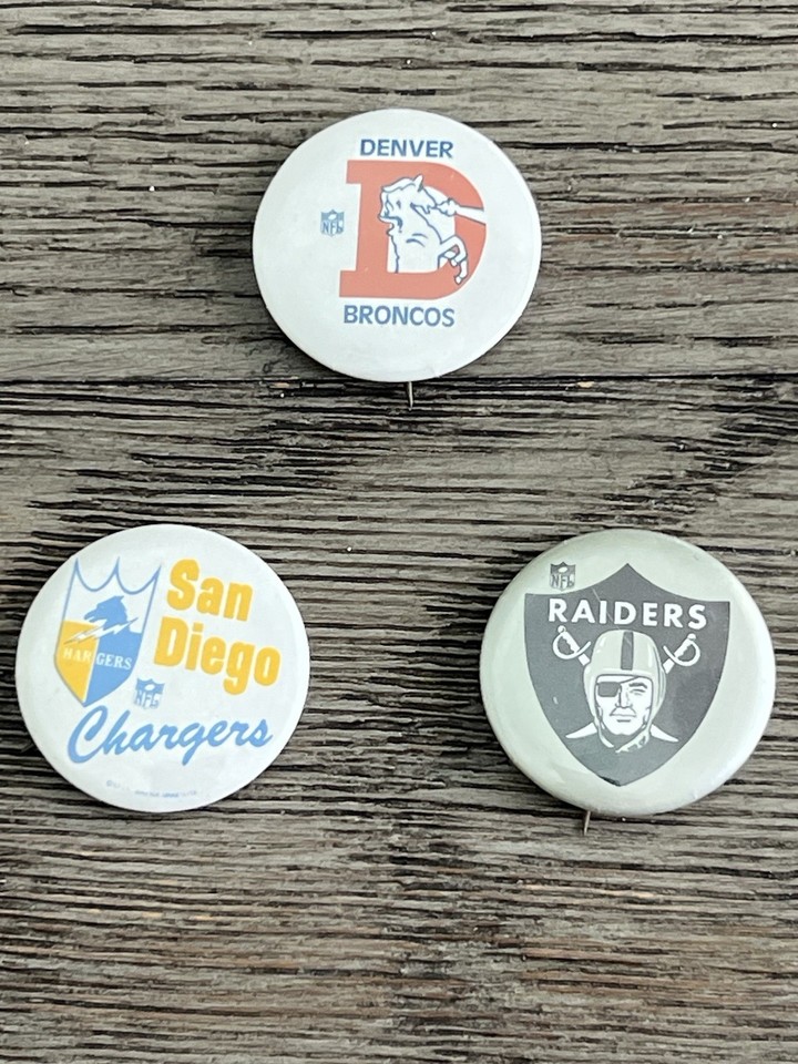 Vintage NFL Football Teams Helmet Pin Back Buttons - Lot of 12 ...