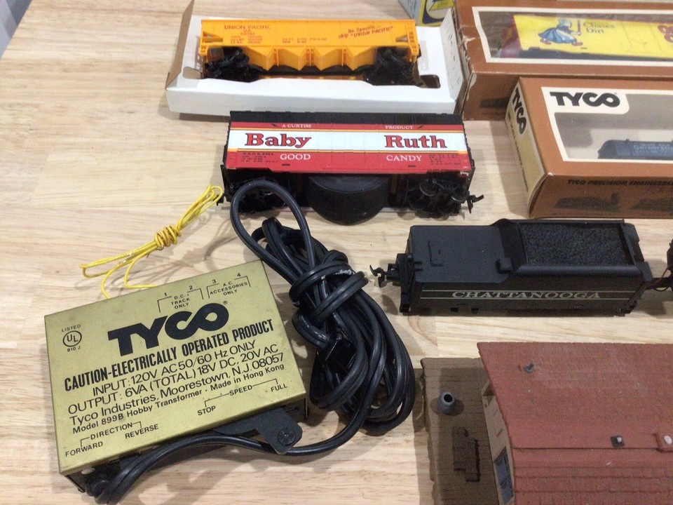 Vintage Tyco Chattanooga HO Scale Train Set, Cars, Track, Buildings ...