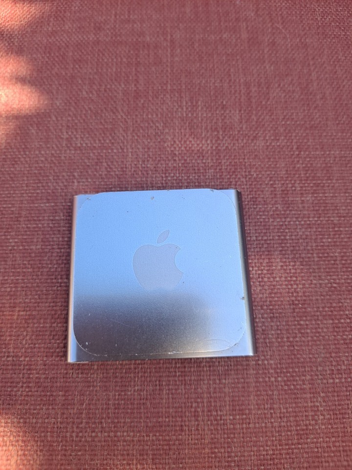 Mini Ipod Apple 2385 Silver player Includes Charger Bundle Works! | eBay