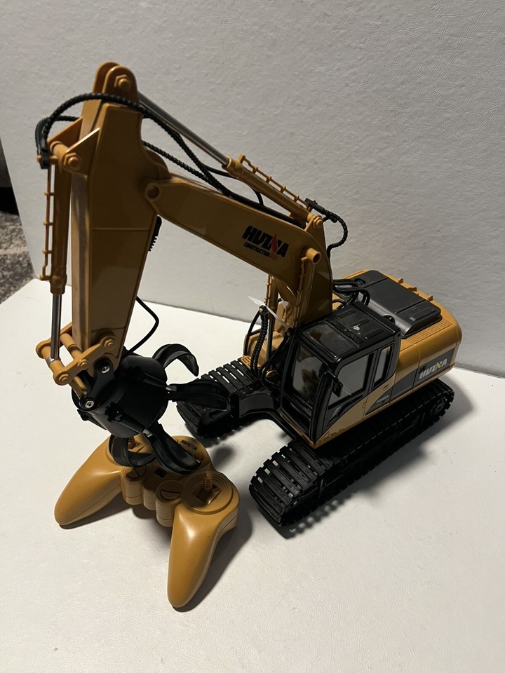 Huina RC Digger Excavator 1/14 Scale Remote Controlled Excavator 2.4G ...