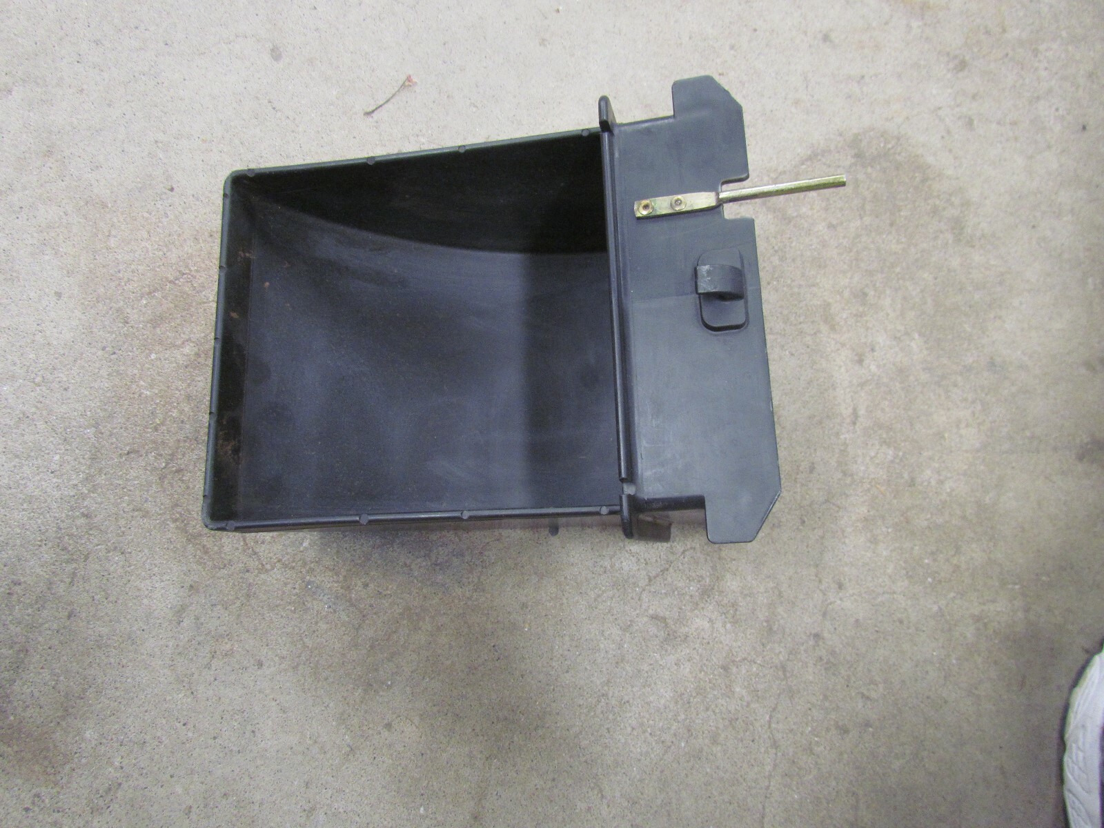 Troy Bilt chipper Deflector Assm part numbers 1763938, 1769637 | eBay