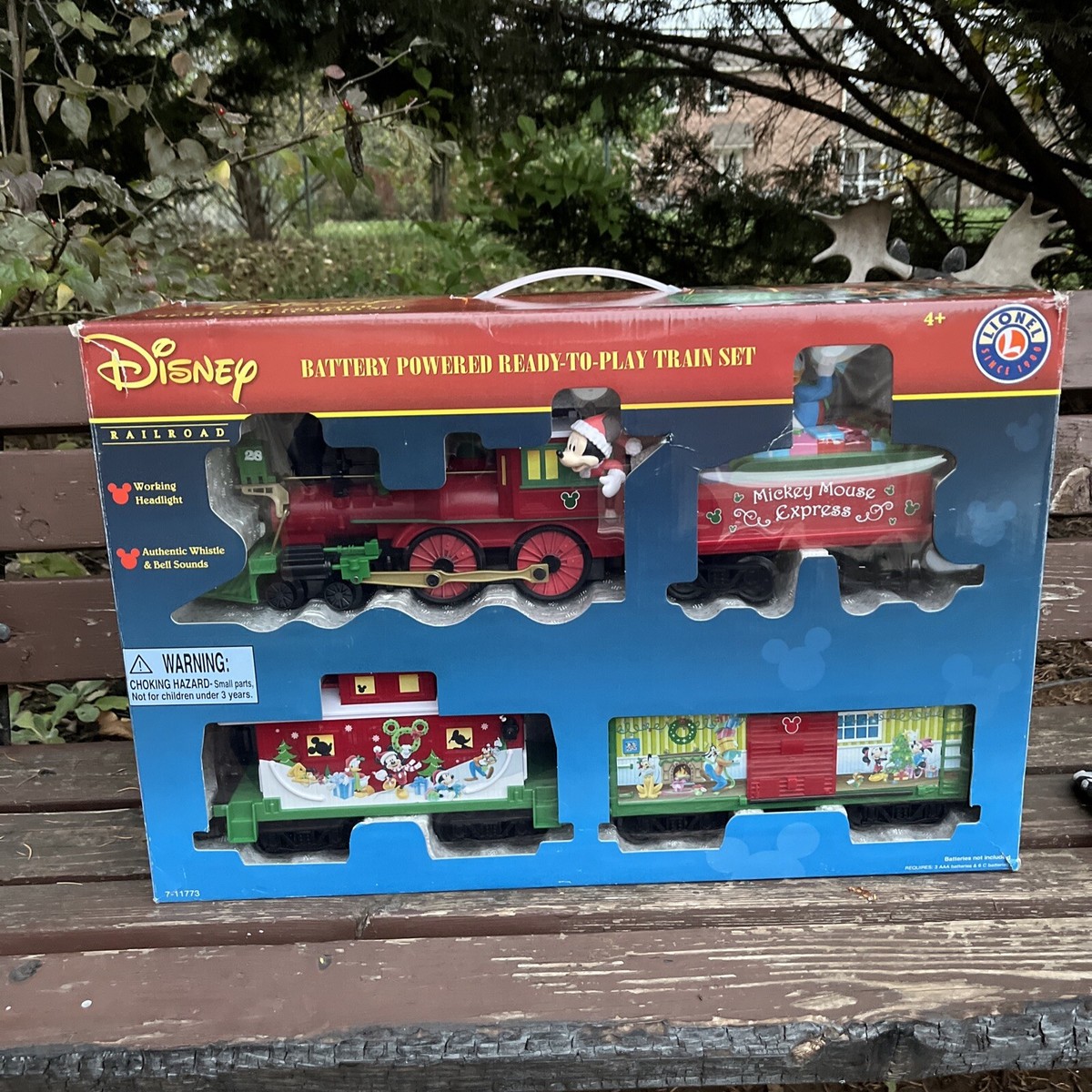 Mickeys Holiday Express Train Lionel Disney Lionel Mickey's Holiday