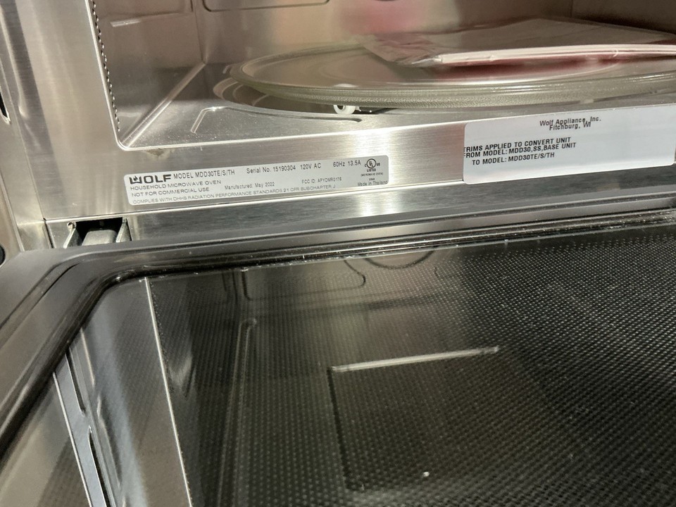 30” Wolf E Series Wall Oven Transitional SO3050TEST + MDD30TE/S/TH ...