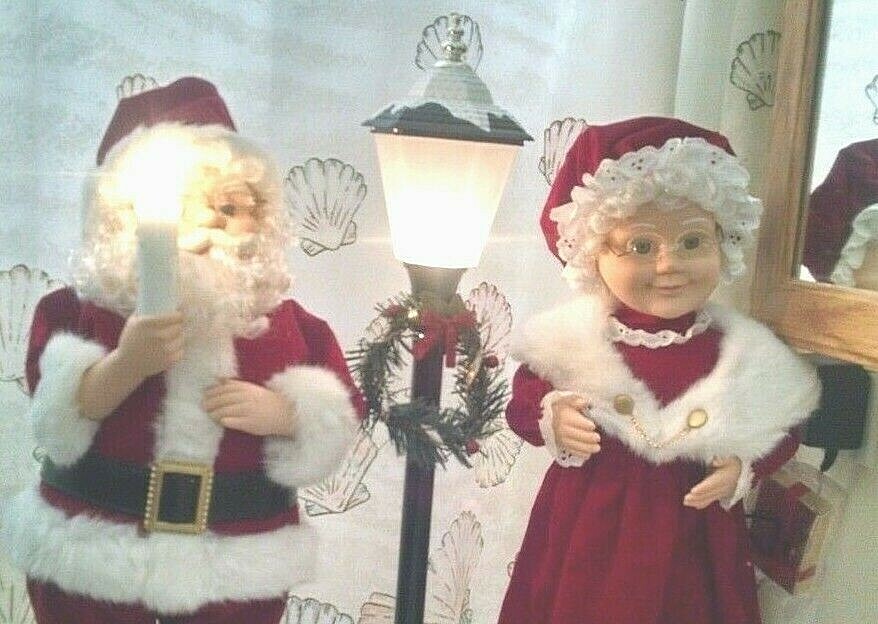 Vintage Rare Collectible Animated Mr & Mrs Claus & Light Post Lighted ...