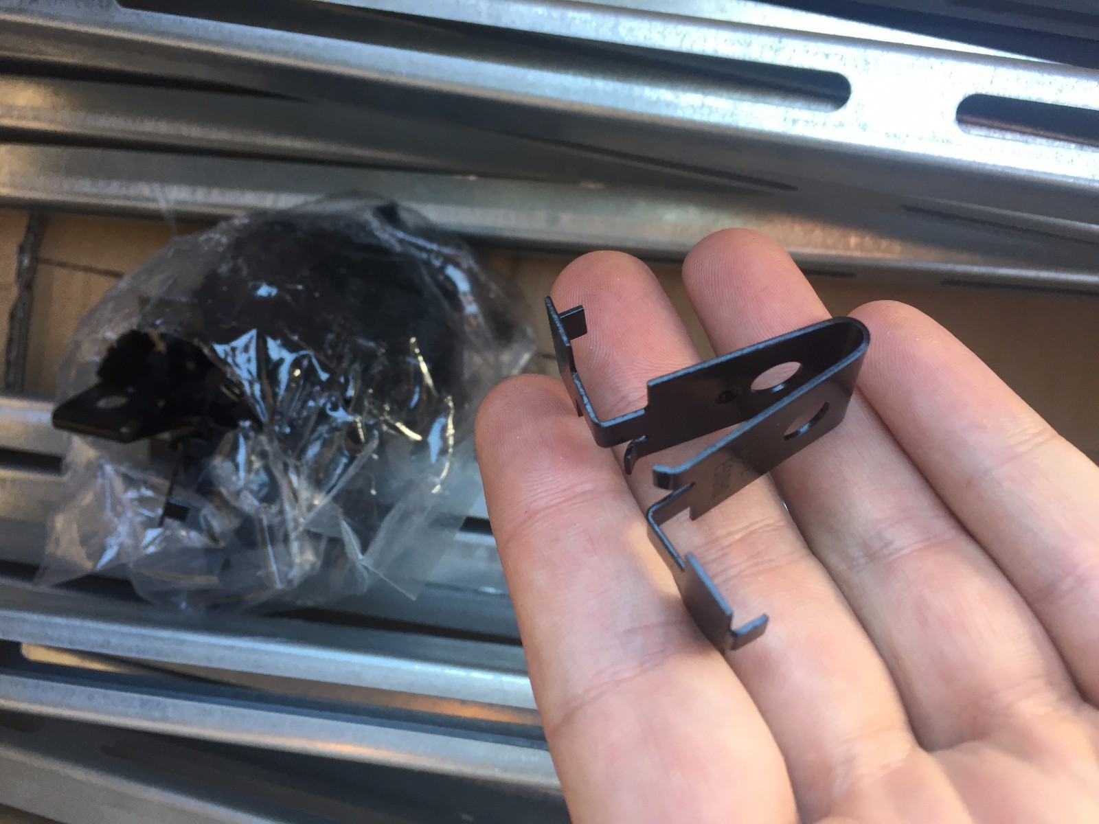 512HD, BA50 24″ Heavy-Duty Ceiling Grid T-Bar Bracket, QTY 100 | eBay