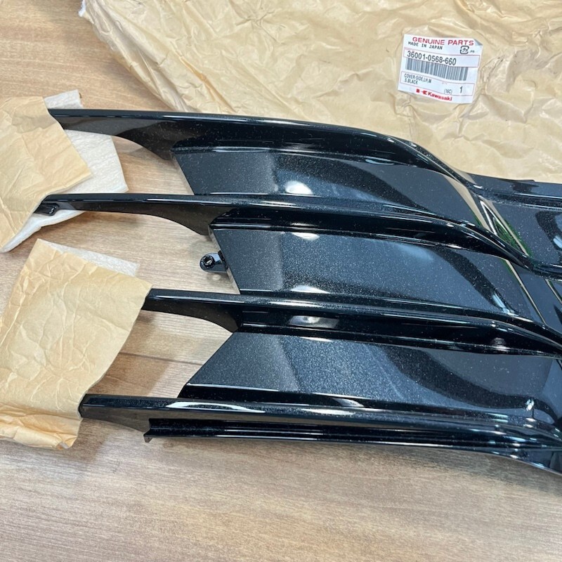 Kawasaki OEM NOS LEFT CENTER SIDE COVER COWL / 36001-0568-660 / NINJA ...