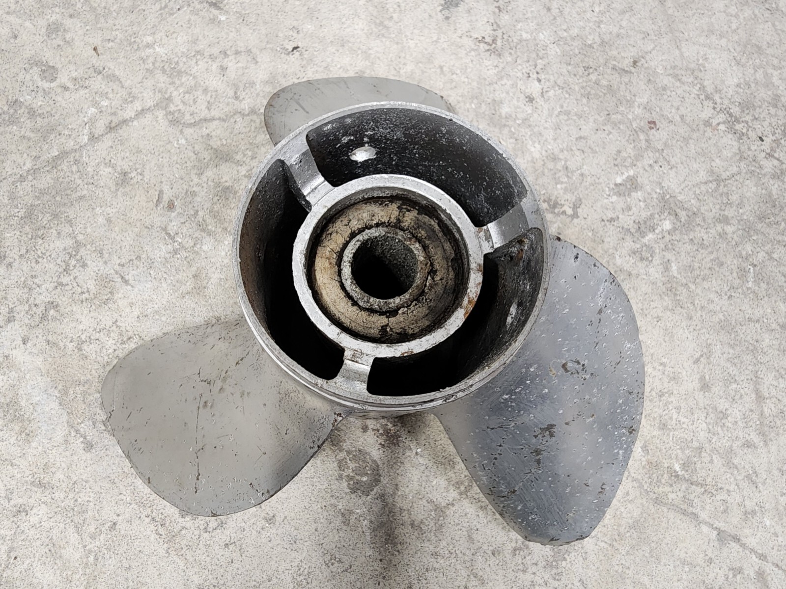 Johnson EVINRUDE OMC Raker Stainless Steel Propeller 394753 RH 14 1/2 X ...