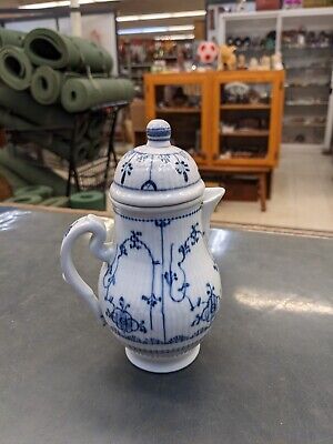 Early ribbed Porcelain Thuringia Volkstedt German blue Strawflower ...