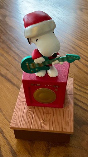 2011 Hallmark PEANUTS Christmas Band Wireless Motion Music Snoopy ...