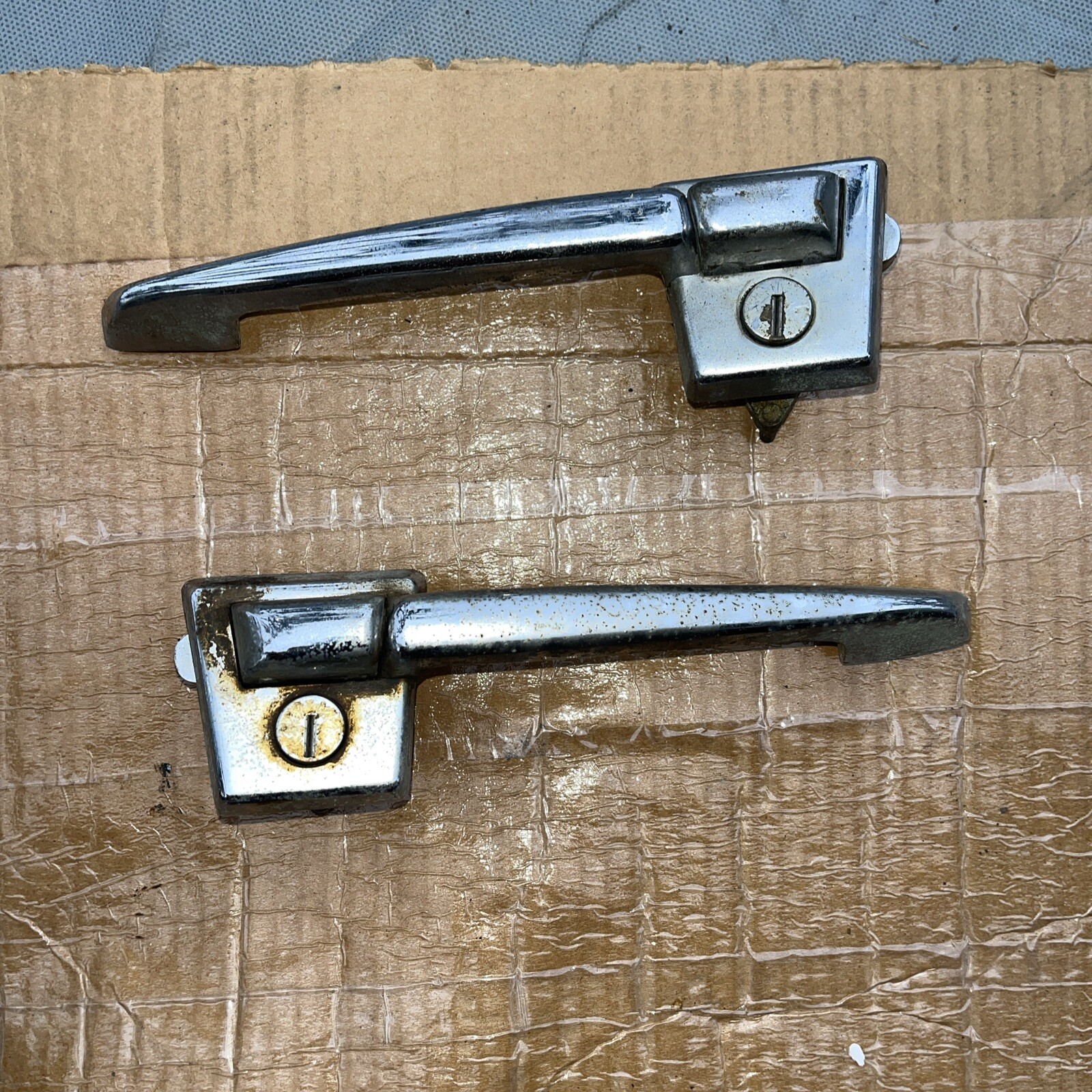 2 Audi 60 75 80 90 F103 NSU DKW AUTO UNION door handle 68436907 NOS | eBay