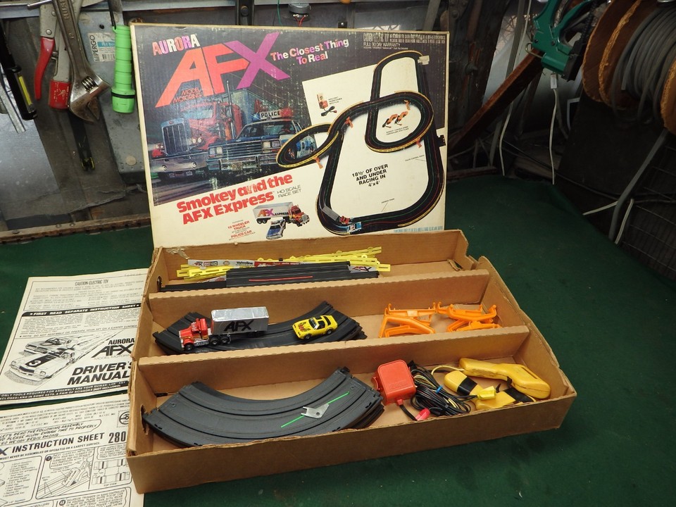 Aurora Slot Car SMOKEY AND THE AFX EXPRESS BOX (PARTS OR REPAIR) Please ...
