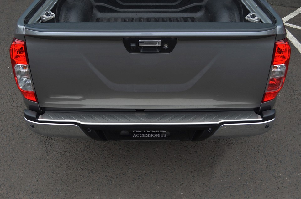 To Fit Nissan Navara NP300 (2015+) - Rear Bumper Protector Scratch ...