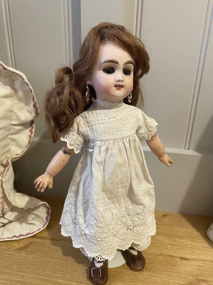 Exquisite SFBJ Depose small French bisque head antique doll - approx 12 ...
