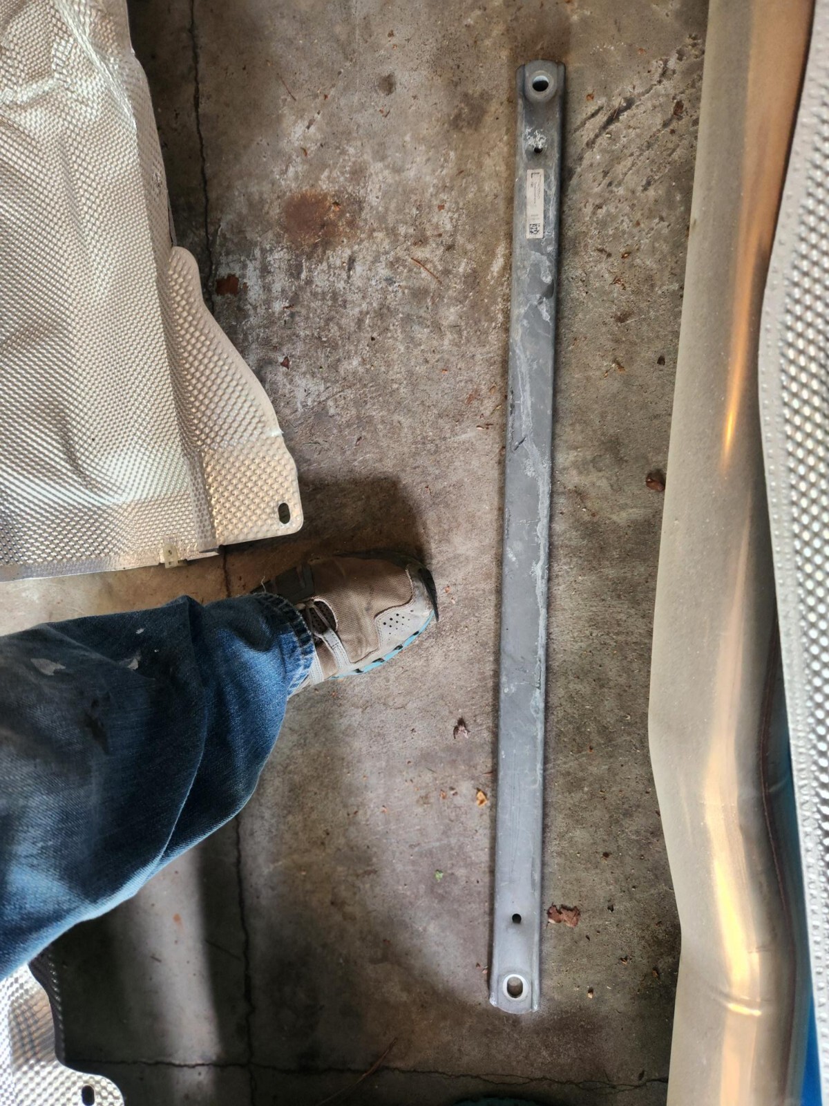 2021 BMW X1 Sdrive 31k miles rear under support bar driver and ...