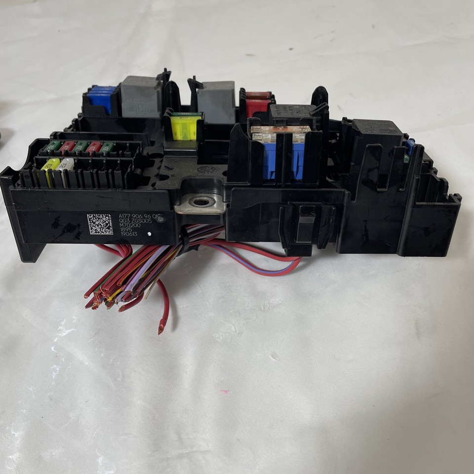 2019-2021 Mercedes A220 Engine Relay Fuse Box Compartment Unit ...