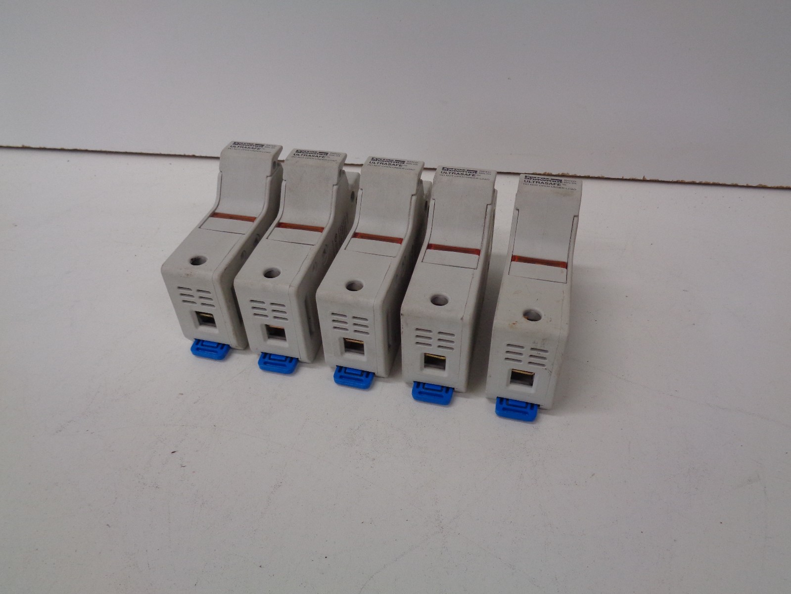 FERRAZ SHAWMUT US3J1I ULTRASAFE FUSE HOLDER - LOT OF 5 - USED - FREE ...