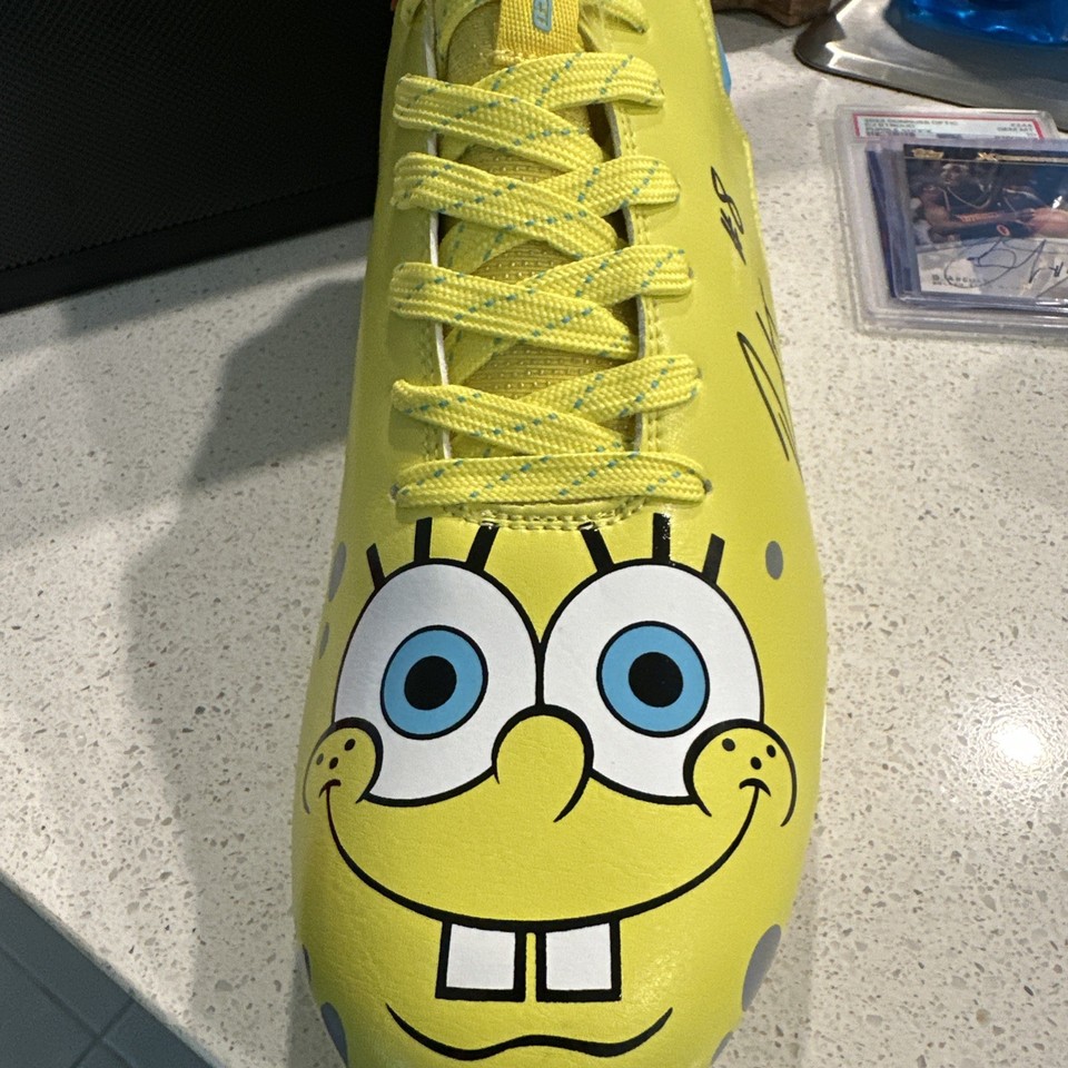 Omarion Hampton Beckett Certified SpongeBob Cleat Signature Autograph ...