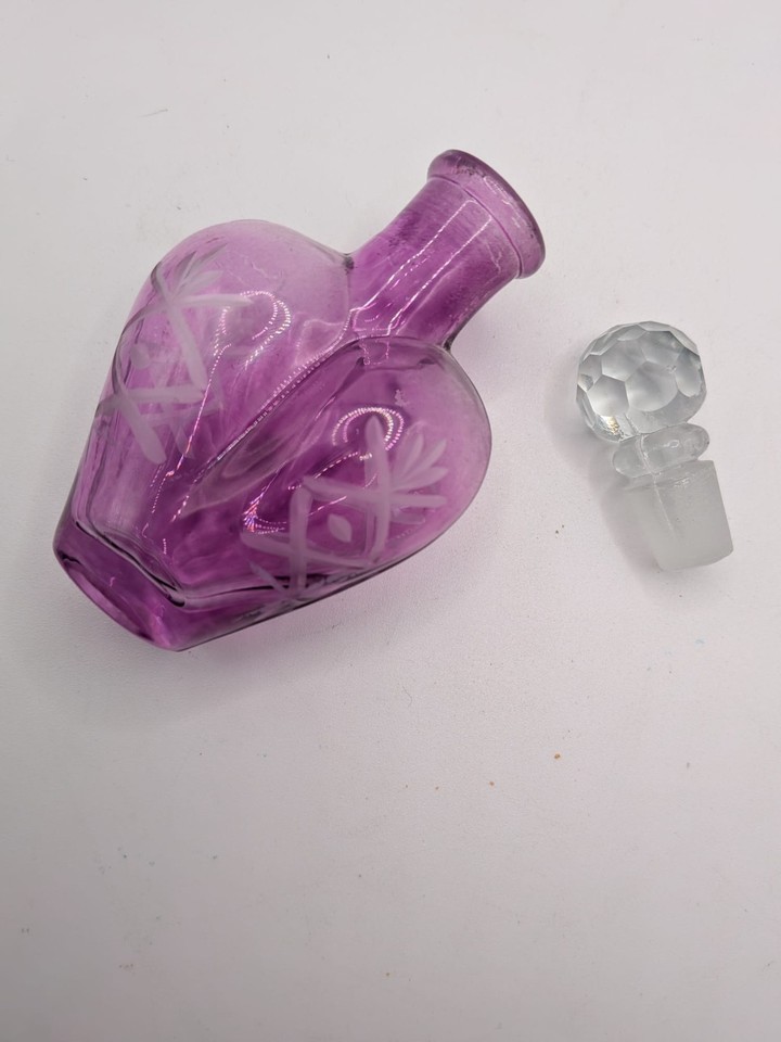 1950s Art Deco Perfume Bottle Cranberry Heart Shape Leaf Glass With ...