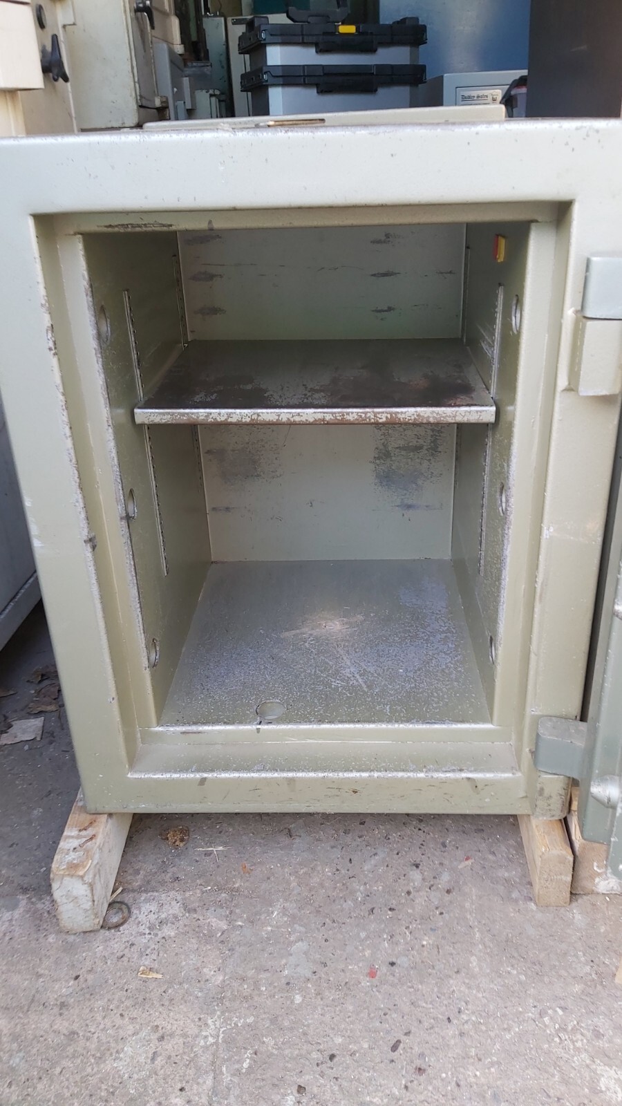 Used Dudley Ludlow Cash Safe £6k cash/60,000k valuables cover | eBay UK