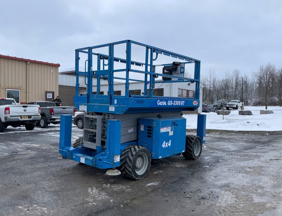 2013 Genie GS-3369 33' 4WD Diesel Rough Terrain Scissor Lift Manlift ...