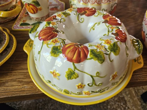 Temptations by Tara Fall Pumpkin Round Bundt Cake Pan And Platter | eBay