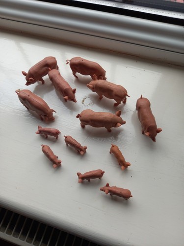 britains farm animals plastic 7 pink pigs and 6 piglets 1 to 32 scale ...