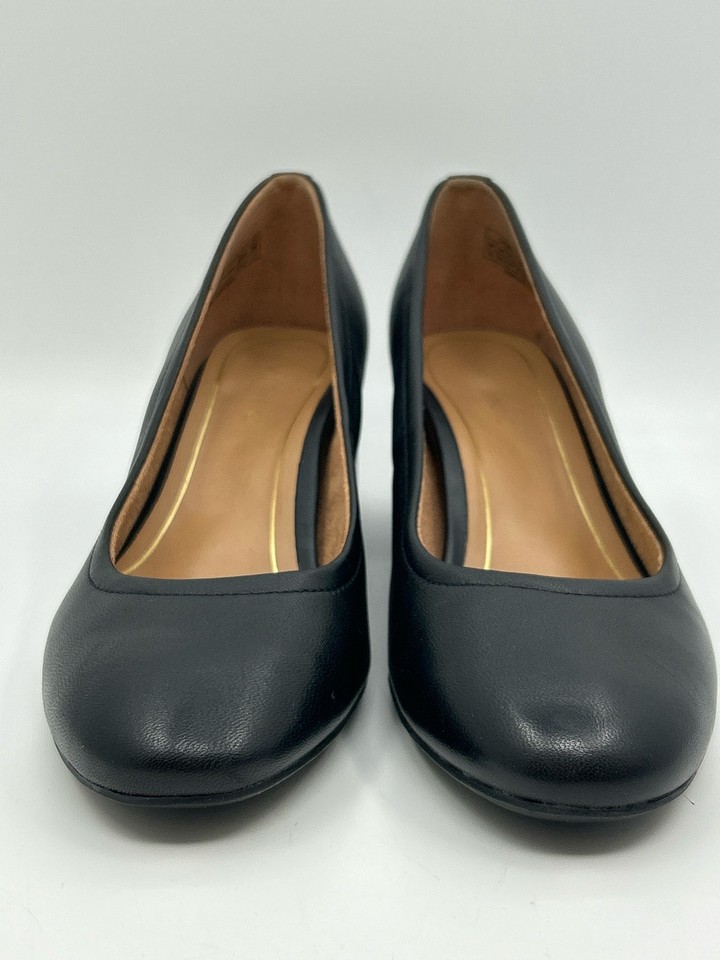 VIONIC NWOB Size 9 Black Women Classic Leather Block Heel Round Toe ...